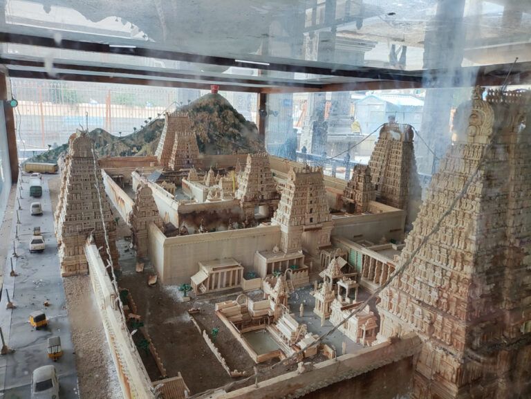 Arunachaleswara Temple: 3rd Agni Lingam - Famous Temples Of India