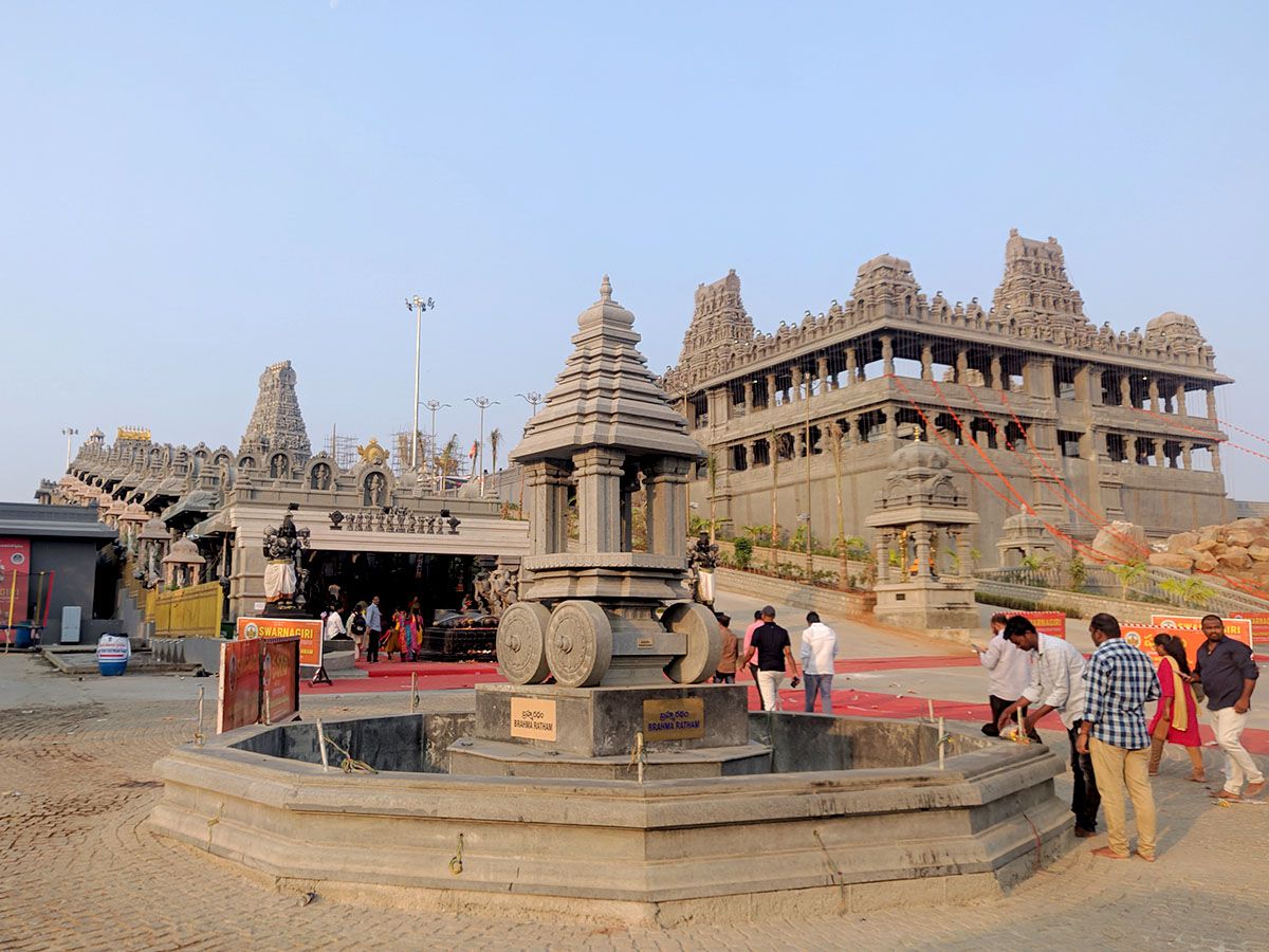 Divine Swarnagiri Venkateswara Swamy Temple Bhuvanagiri