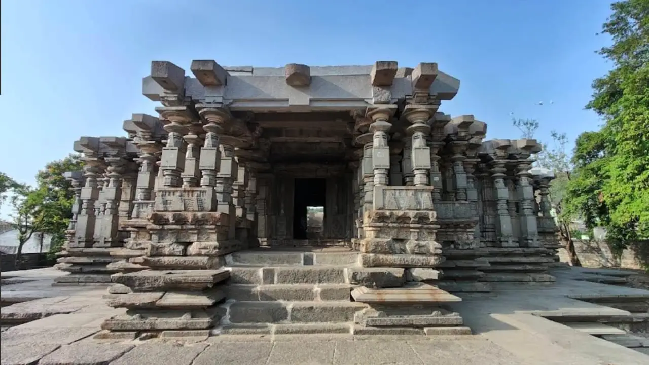 Thousand Pillar Temple: India's Amazing 1000 Pillar Temple!